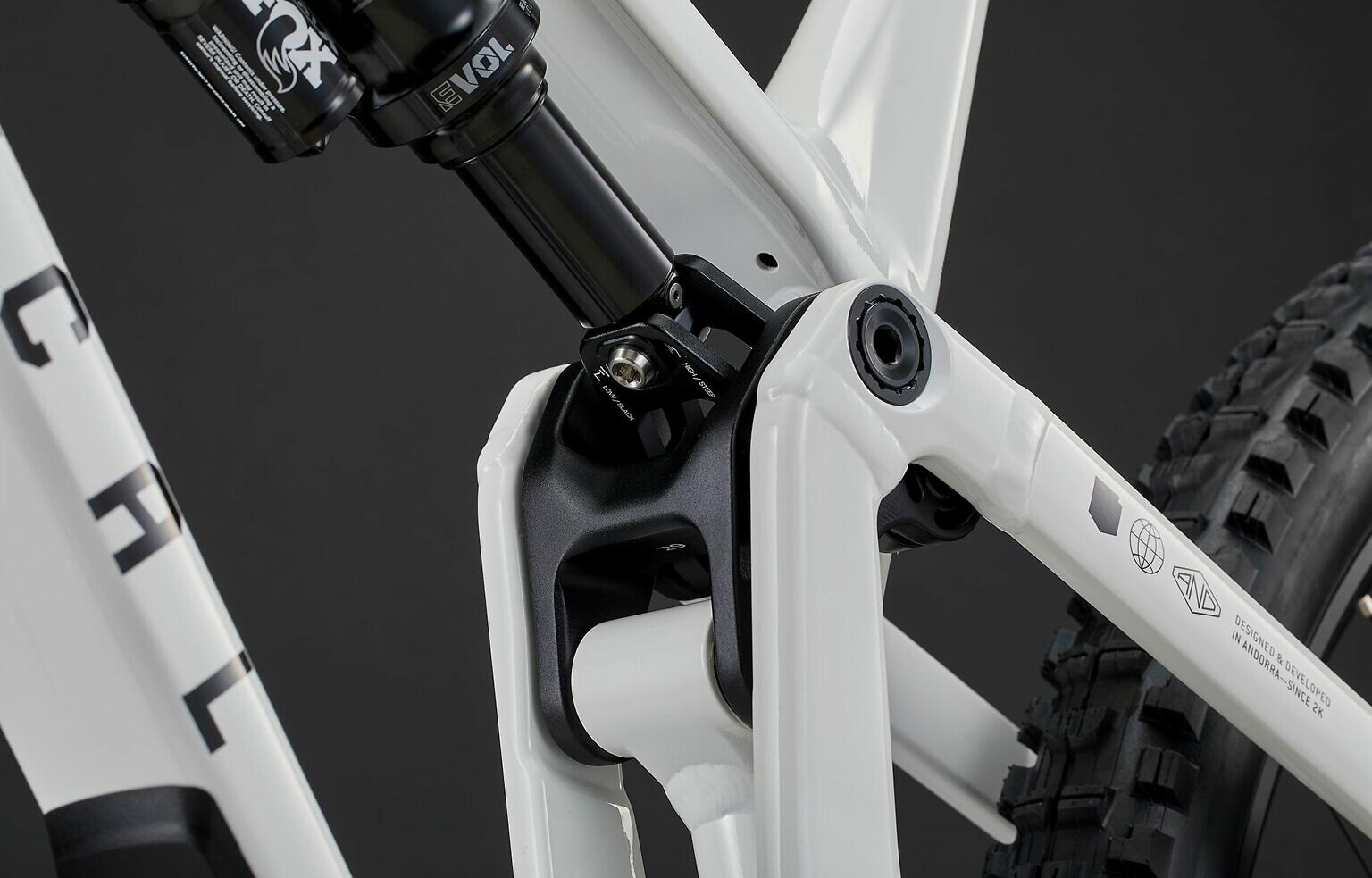 Commencal Meta V5 Essential Pure White — Интернет-магазин Commencal Russia